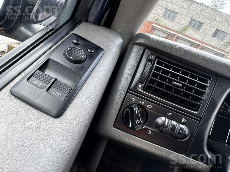 Blue Volkswagen Multivan 2000 in Daugavpils, with an engine capacity of 2.50 L and mileage of 0 thousand km for 5270 €, photo 17 on AUTOMOTO.COM.LV
