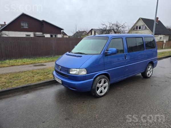 Zils Volkswagen Multivan 2000 Daugavpils, ar dzinēja tilpumu 2.50 L un nobraukumu 515 tūkst. km par 6500 €, foto 1 vietnē AUTOMOTO.COM.LV