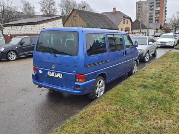 Zils Volkswagen Multivan 2000 Daugavpils, ar dzinēja tilpumu 2.50 L un nobraukumu 515 tūkst. km par 6500 €, foto 3 vietnē AUTOMOTO.COM.LV