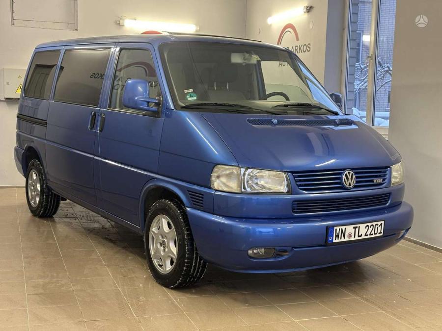 Zils Volkswagen Multivan 2001 Marijampole, ar dzinēja tilpumu 2.46 L un nobraukumu 440 tūkst. km par 10750 €, foto 1 vietnē AUTOMOTO.COM.LV