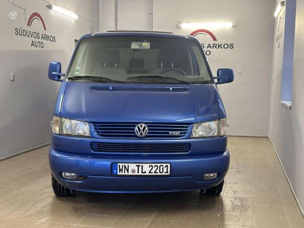 Zils Volkswagen Multivan 2001 Marijampole, ar dzinēja tilpumu 2.46 L un nobraukumu 440 tūkst. km par 10750 €, foto 3 vietnē AUTOMOTO.COM.LV