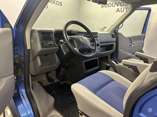 Zils Volkswagen Multivan 2001 Marijampole, ar dzinēja tilpumu 2.46 L un nobraukumu 440 tūkst. km par 10750 €, foto 9 vietnē AUTOMOTO.COM.LV