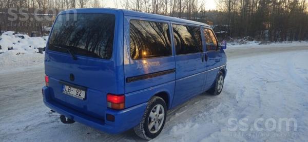 Zils Volkswagen Multivan 2001 Rīga, ar dzinēja tilpumu 2.50 L un nobraukumu 434 tūkst. km par 6800 €, foto 3 vietnē AUTOMOTO.COM.LV