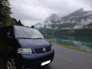 Zils Volkswagen Multivan 2003 Klaipėda, ar dzinēja tilpumu 2.50 L un nobraukumu 392 tūkst. km par 6789 €, foto  vietnē AUTOMOTO.COM.LV