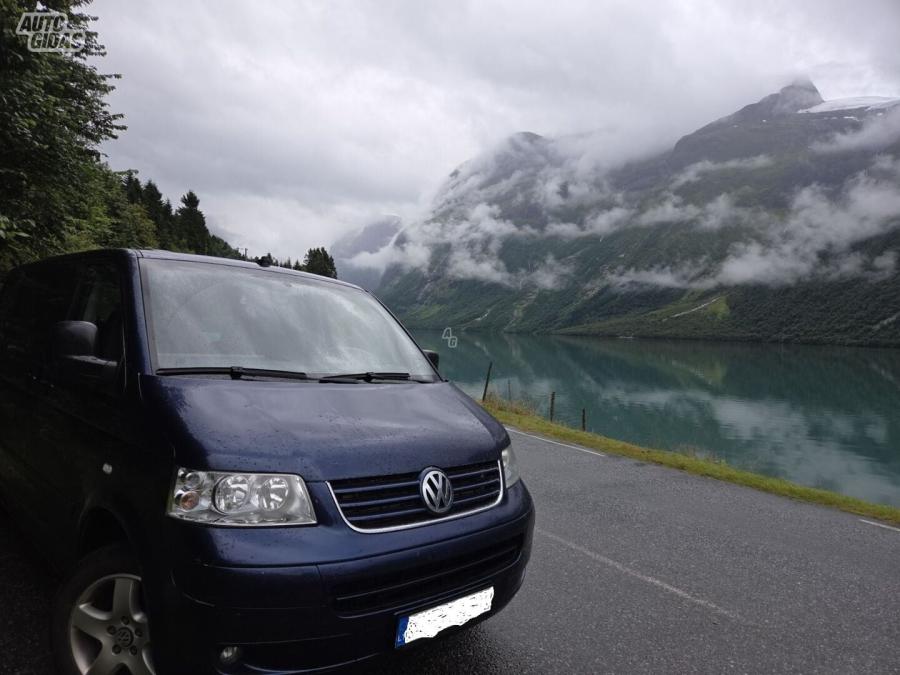 Zils Volkswagen Multivan 2003 Klaipėda, ar dzinēja tilpumu 2.50 L un nobraukumu 392 tūkst. km par 6789 €, foto 1 vietnē AUTOMOTO.COM.LV