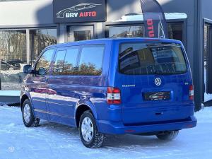 Blue Volkswagen Multivan 2004 in Kedainiai, with an engine capacity of 2.46 L and mileage of 309 thousand km for 8850 €, photo 9 on AUTOMOTO.COM.LV