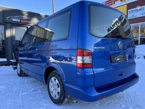 Blue Volkswagen Multivan 2004 in Kedainiai, with an engine capacity of 2.46 L and mileage of 309 thousand km for 8850 €, photo 14 on AUTOMOTO.COM.LV