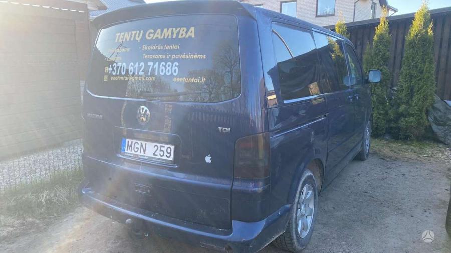 Blue Volkswagen Multivan 2004 in Vilnius, with an engine capacity of 2.50 L and mileage of 390 thousand km for 4500 €, photo 5 on AUTOMOTO.COM.LV