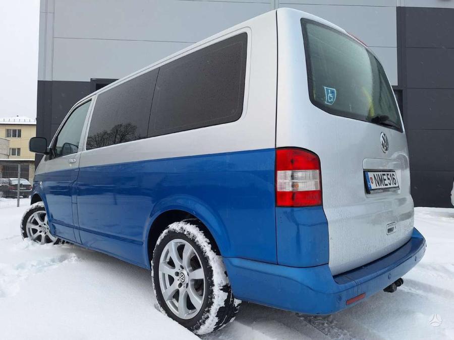 Zils Volkswagen Multivan 2006 Jonava, ar dzinēja tilpumu 2.50 L un nobraukumu 271 tūkst. km par 8900 €, foto 9 vietnē AUTOMOTO.COM.LV