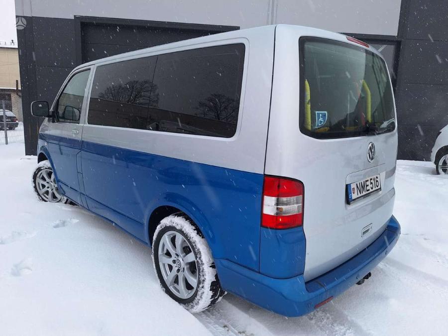 Zils Volkswagen Multivan 2006 Jonava, ar dzinēja tilpumu 2.50 L un nobraukumu 271 tūkst. km par 8900 €, foto 26 vietnē AUTOMOTO.COM.LV