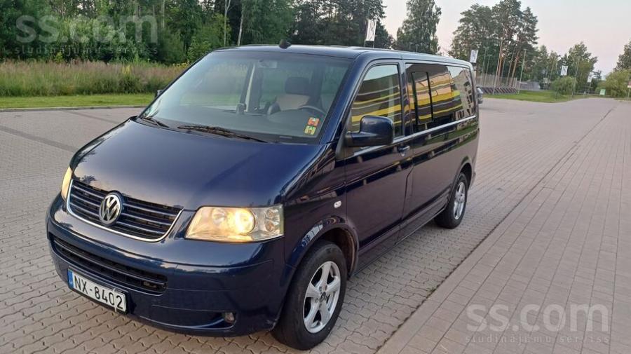 Blue Volkswagen Multivan 2007 in Riga, with an engine capacity of 2.50 L and mileage of 269 thousand km for 7900 €, photo 4 on AUTOMOTO.COM.LV