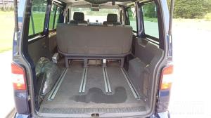 Blue Volkswagen Multivan 2007 in Riga, with an engine capacity of 2.50 L and mileage of 269 thousand km for 7900 €, photo 8 on AUTOMOTO.COM.LV
