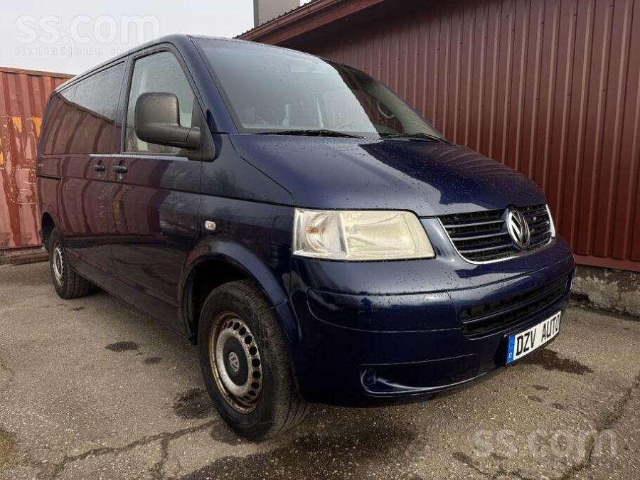 Zils Volkswagen Multivan 2009 Liepāja, ar dzinēja tilpumu 2.50 L un nobraukumu 307 tūkst. km par 8450 €, foto 1 vietnē AUTOMOTO.COM.LV