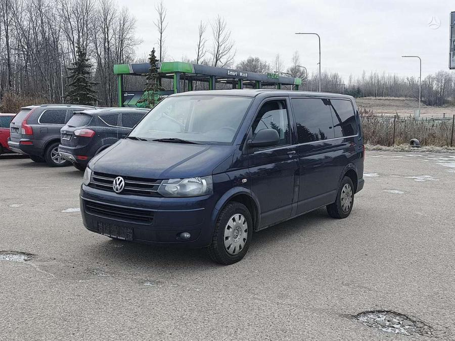 Blue Volkswagen Multivan 2010 in Utena, with an engine capacity of 1.97 L and mileage of 296 thousand km for 8600 €, photo 1 on AUTOMOTO.COM.LV