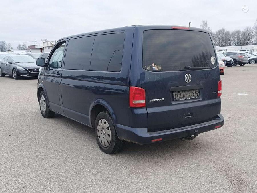 Blue Volkswagen Multivan 2010 in Utena, with an engine capacity of 1.97 L and mileage of 296 thousand km for 8600 €, photo 2 on AUTOMOTO.COM.LV