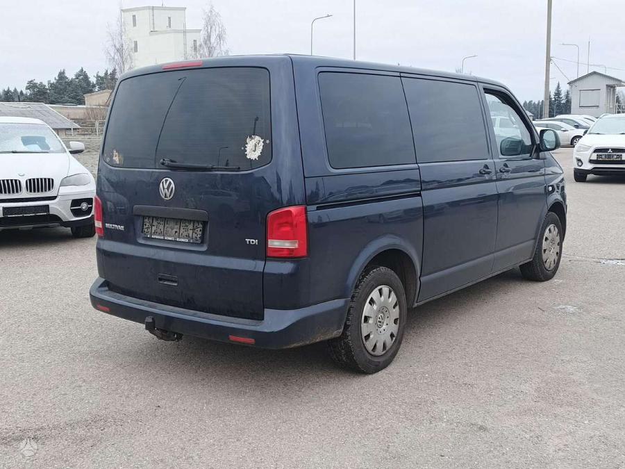 Blue Volkswagen Multivan 2010 in Utena, with an engine capacity of 1.97 L and mileage of 296 thousand km for 8600 €, photo 3 on AUTOMOTO.COM.LV