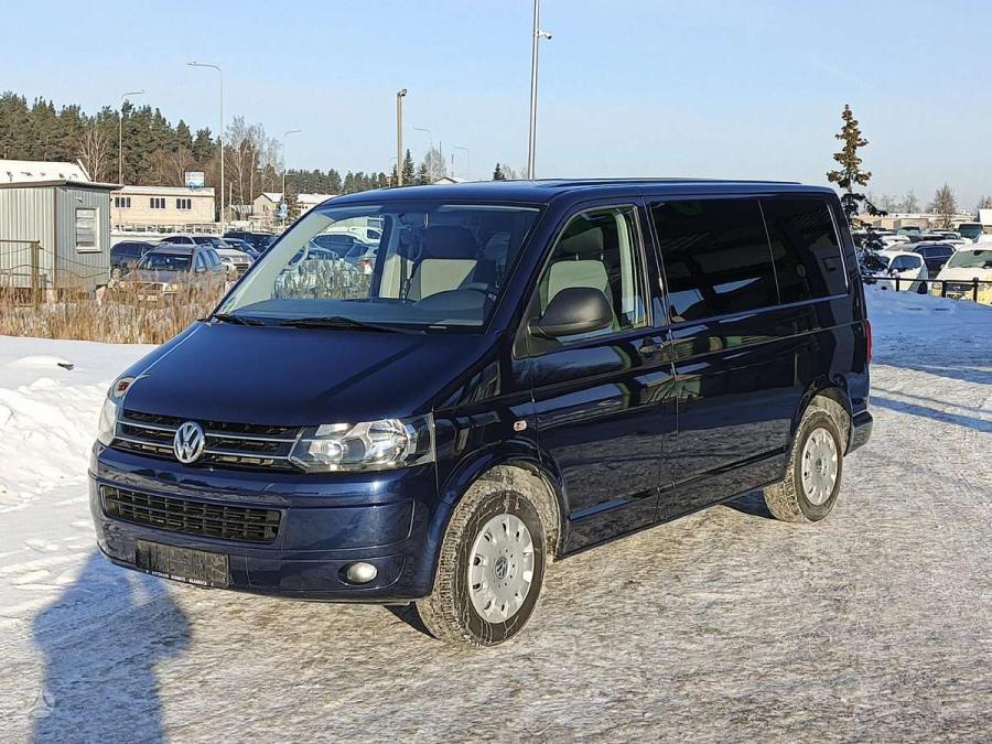 Blue Volkswagen Multivan 2010 in Utena, with an engine capacity of 1.97 L and mileage of 296 thousand km for 10700 €, photo 1 on AUTOMOTO.COM.LV