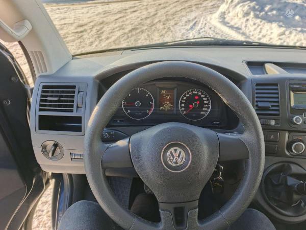 Zils Volkswagen Multivan 2010 Utena, ar dzinēja tilpumu 1.97 L un nobraukumu 296 tūkst. km par 10700 €, foto 8 vietnē AUTOMOTO.COM.LV