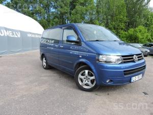 Blue Volkswagen Multivan 2010 in Cesis, with an engine capacity of 2.00 L and mileage of 235 thousand km for 13900 €, photo 3 on AUTOMOTO.COM.LV