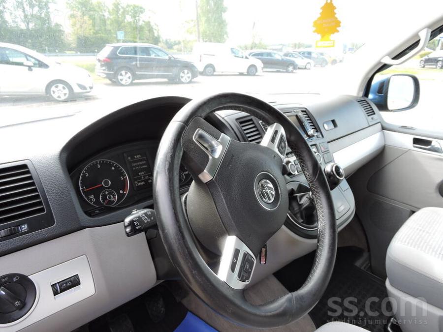 Blue Volkswagen Multivan 2010 in Cesis, with an engine capacity of 2.00 L and mileage of 235 thousand km for 13900 €, photo 6 on AUTOMOTO.COM.LV