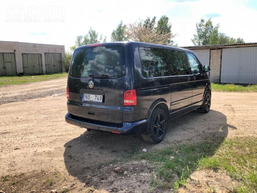 Zils Volkswagen Multivan 2010 Aizkraukle, ar dzinēja tilpumu 2.00 L un nobraukumu 180 tūkst. km par 11800 €, foto 4 vietnē AUTOMOTO.COM.LV
