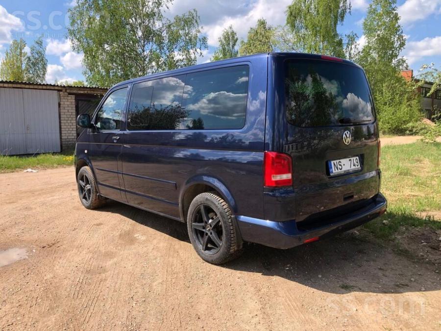 Zils Volkswagen Multivan 2010 Aizkraukle, ar dzinēja tilpumu 2.00 L un nobraukumu 180 tūkst. km par 11800 €, foto 5 vietnē AUTOMOTO.COM.LV