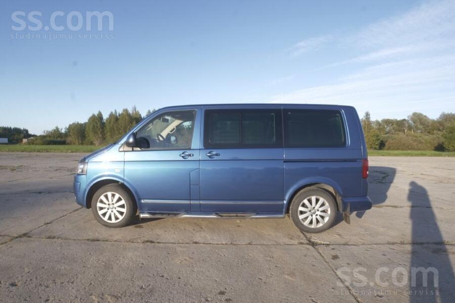 Blue Volkswagen Multivan 2013 in Riga, with an engine capacity of 2.00 L and mileage of 271 thousand km for 15600 €, photo 4 on AUTOMOTO.COM.LV