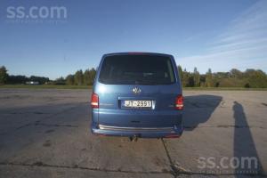 Blue Volkswagen Multivan 2013 in Riga, with an engine capacity of 2.00 L and mileage of 271 thousand km for 15600 €, photo 5 on AUTOMOTO.COM.LV