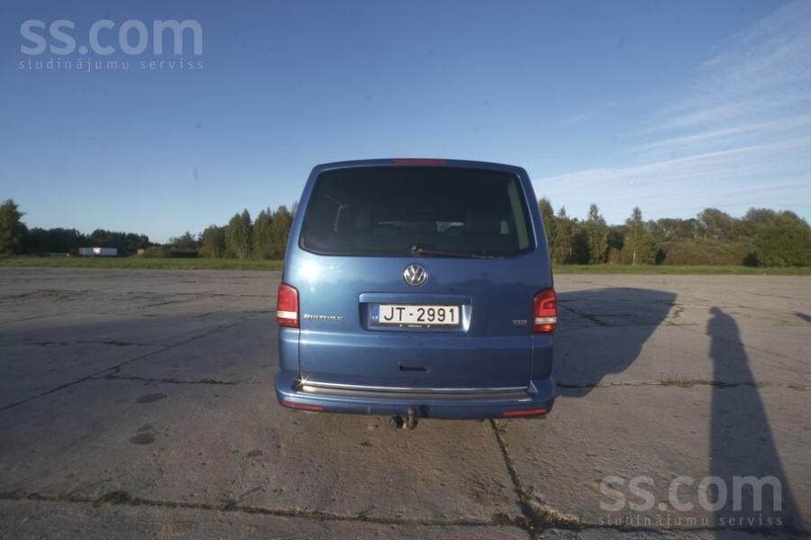 Blue Volkswagen Multivan 2013 in Riga, with an engine capacity of 2.00 L and mileage of 271 thousand km for 15600 €, photo 5 on AUTOMOTO.COM.LV
