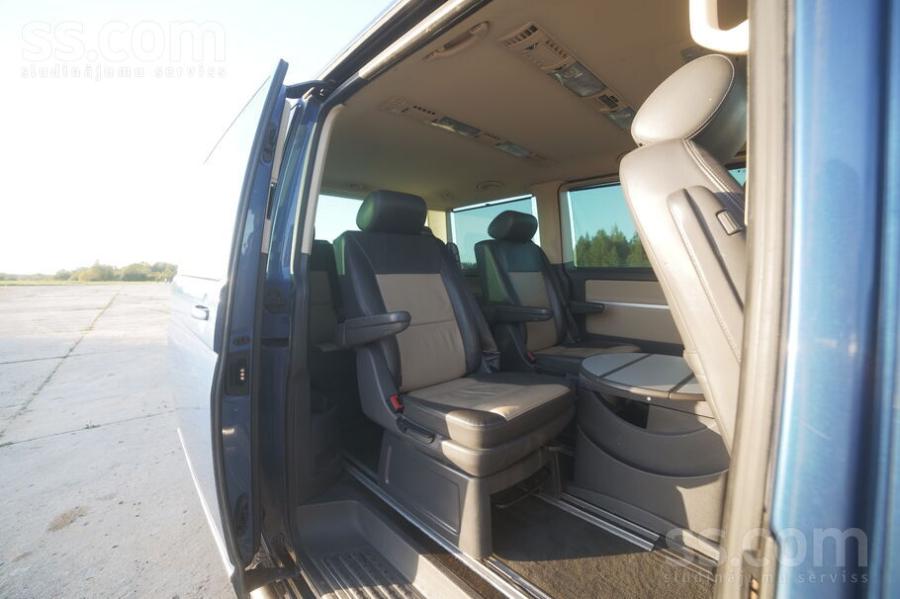 Blue Volkswagen Multivan 2013 in Riga, with an engine capacity of 2.00 L and mileage of 271 thousand km for 15600 €, photo 10 on AUTOMOTO.COM.LV