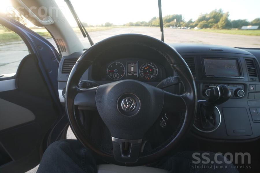 Blue Volkswagen Multivan 2013 in Riga, with an engine capacity of 2.00 L and mileage of 271 thousand km for 15600 €, photo 13 on AUTOMOTO.COM.LV