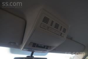 Blue Volkswagen Multivan 2013 in Riga, with an engine capacity of 2.00 L and mileage of 271 thousand km for 15600 €, photo 15 on AUTOMOTO.COM.LV