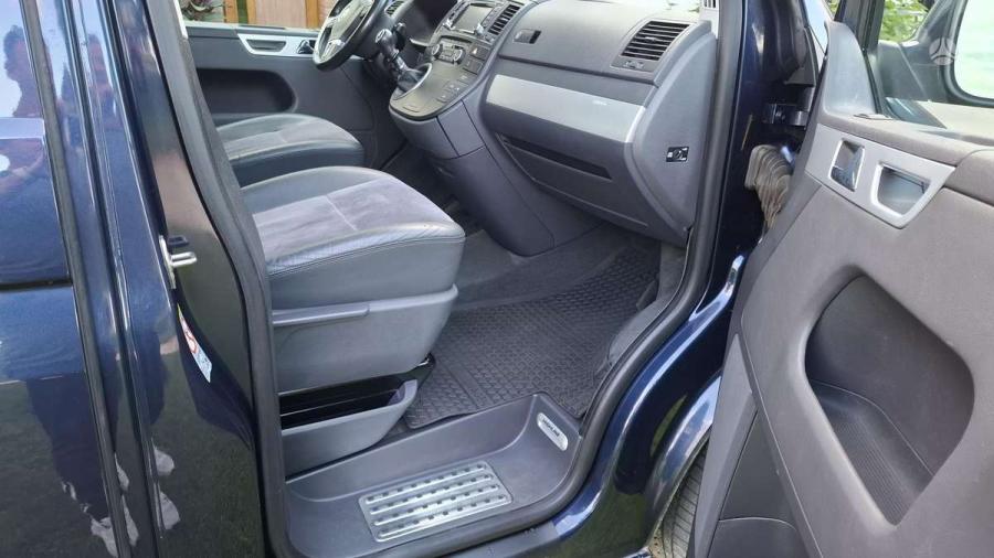 Zils Volkswagen Multivan 2014 Ignalina, ar dzinēja tilpumu 2.00 L un nobraukumu 210 tūkst. km par 17800 €, foto 15 vietnē AUTOMOTO.COM.LV