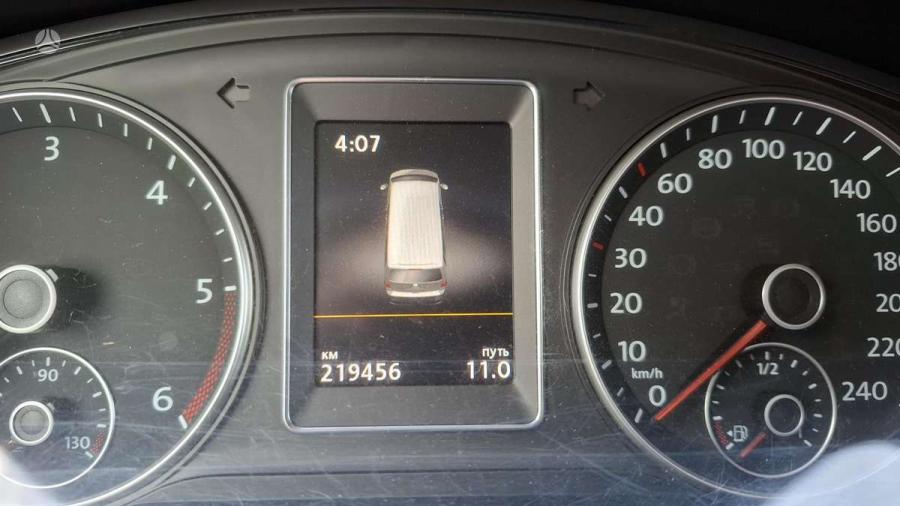 Zils Volkswagen Multivan 2014 Ignalina, ar dzinēja tilpumu 2.00 L un nobraukumu 210 tūkst. km par 17800 €, foto 22 vietnē AUTOMOTO.COM.LV