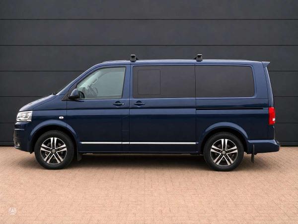 Blue Volkswagen Multivan 2015 in Vilnius, with an engine capacity of 1.97 L and mileage of 232 thousand km for 15550 €, photo 3 on AUTOMOTO.COM.LV