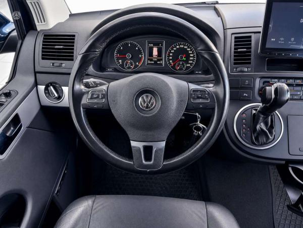 Blue Volkswagen Multivan 2015 in Vilnius, with an engine capacity of 1.97 L and mileage of 232 thousand km for 15550 €, photo 7 on AUTOMOTO.COM.LV