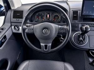 Blue Volkswagen Multivan 2015 in Vilnius, with an engine capacity of 1.97 L and mileage of 232 thousand km for 15550 €, photo 7 on AUTOMOTO.COM.LV