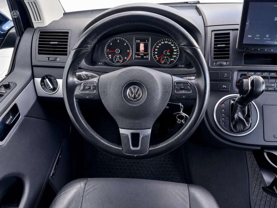 Blue Volkswagen Multivan 2015 in Vilnius, with an engine capacity of 1.97 L and mileage of 232 thousand km for 15550 €, photo 7 on AUTOMOTO.COM.LV