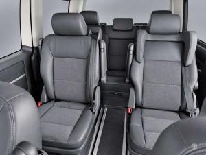 Blue Volkswagen Multivan 2015 in Vilnius, with an engine capacity of 1.97 L and mileage of 232 thousand km for 15550 €, photo 14 on AUTOMOTO.COM.LV