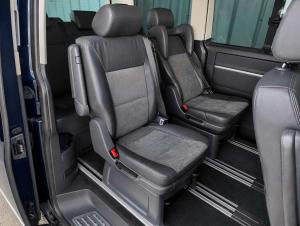 Blue Volkswagen Multivan 2015 in Vilnius, with an engine capacity of 1.97 L and mileage of 232 thousand km for 15550 €, photo 15 on AUTOMOTO.COM.LV