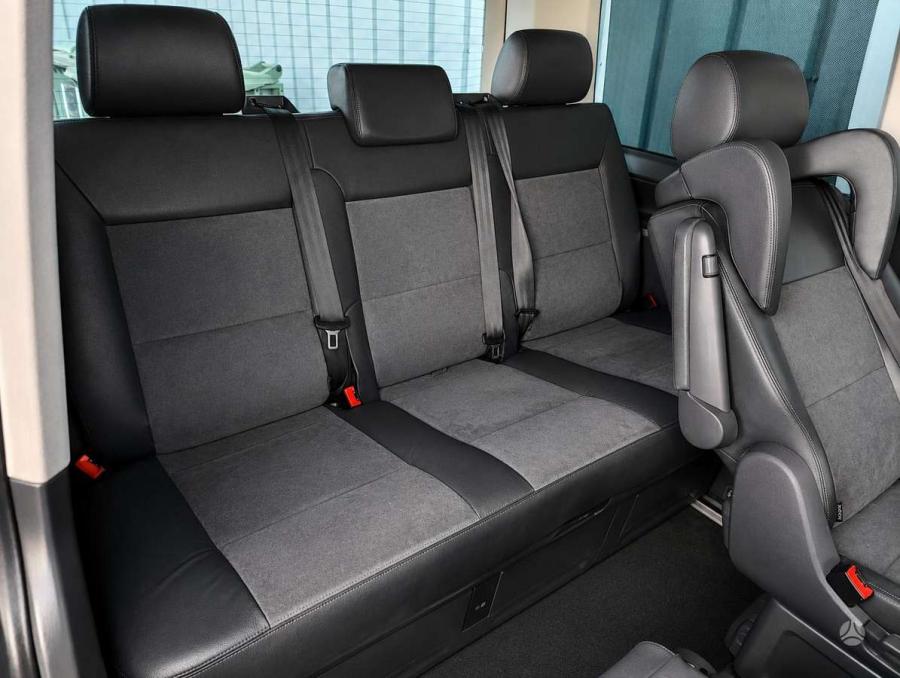 Blue Volkswagen Multivan 2015 in Vilnius, with an engine capacity of 1.97 L and mileage of 232 thousand km for 15550 €, photo 16 on AUTOMOTO.COM.LV