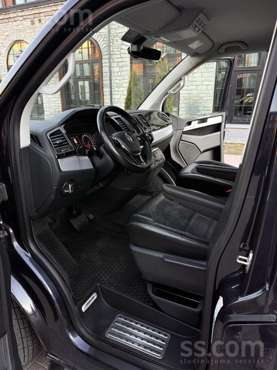 Zils Volkswagen Multivan 2016 Valka, ar dzinēja tilpumu 2.00 L un nobraukumu 228 tūkst. km par 24999 €, foto 25 vietnē AUTOMOTO.COM.LV