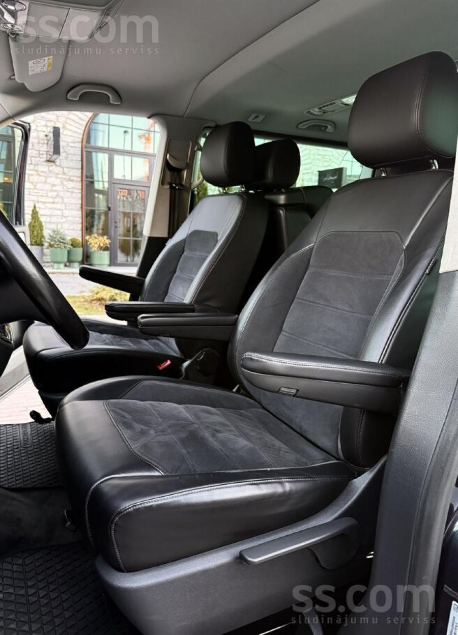 Zils Volkswagen Multivan 2016 Valka, ar dzinēja tilpumu 2.00 L un nobraukumu 228 tūkst. km par 24999 €, foto 27 vietnē AUTOMOTO.COM.LV