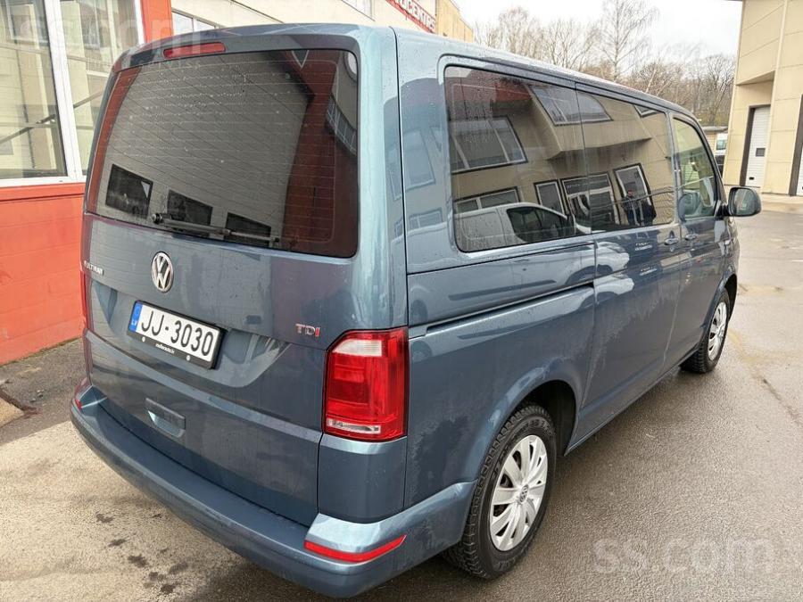 Zils Volkswagen Multivan 2016 Rīga, ar dzinēja tilpumu 2.00 L un nobraukumu 171 tūkst. km par 19900 €, foto 4 vietnē AUTOMOTO.COM.LV