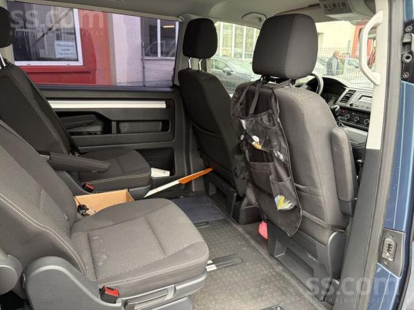 Blue Volkswagen Multivan 2016 in Riga, with an engine capacity of 2.00 L and mileage of 171 thousand km for 19900 €, photo 7 on AUTOMOTO.COM.LV