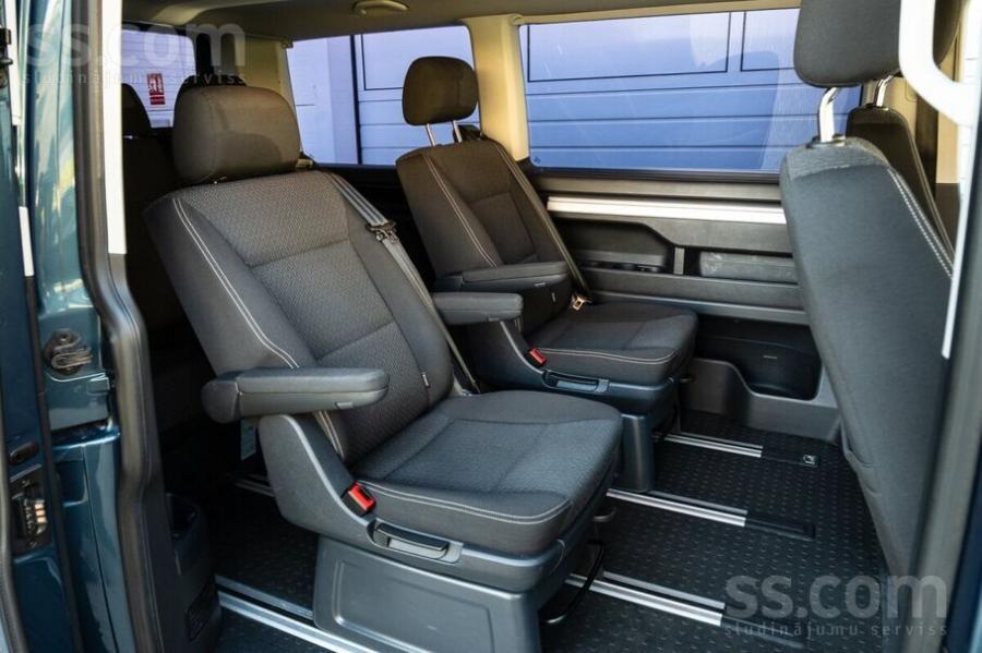Zils Volkswagen Multivan 2016 Rīga, ar dzinēja tilpumu 2.00 L un nobraukumu 178 tūkst. km par 20950 €, foto 9 vietnē AUTOMOTO.COM.LV