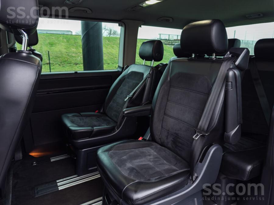 Zils Volkswagen Multivan 2017 Rīga, ar dzinēja tilpumu 2.00 L un nobraukumu 264 tūkst. km par 22900 €, foto 13 vietnē AUTOMOTO.COM.LV