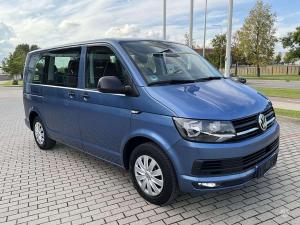 Blue Volkswagen Multivan 2018 in Siauliai, with an engine capacity of 2.00 L and mileage of 300 thousand km for 14990 €, photo 1 on AUTOMOTO.COM.LV