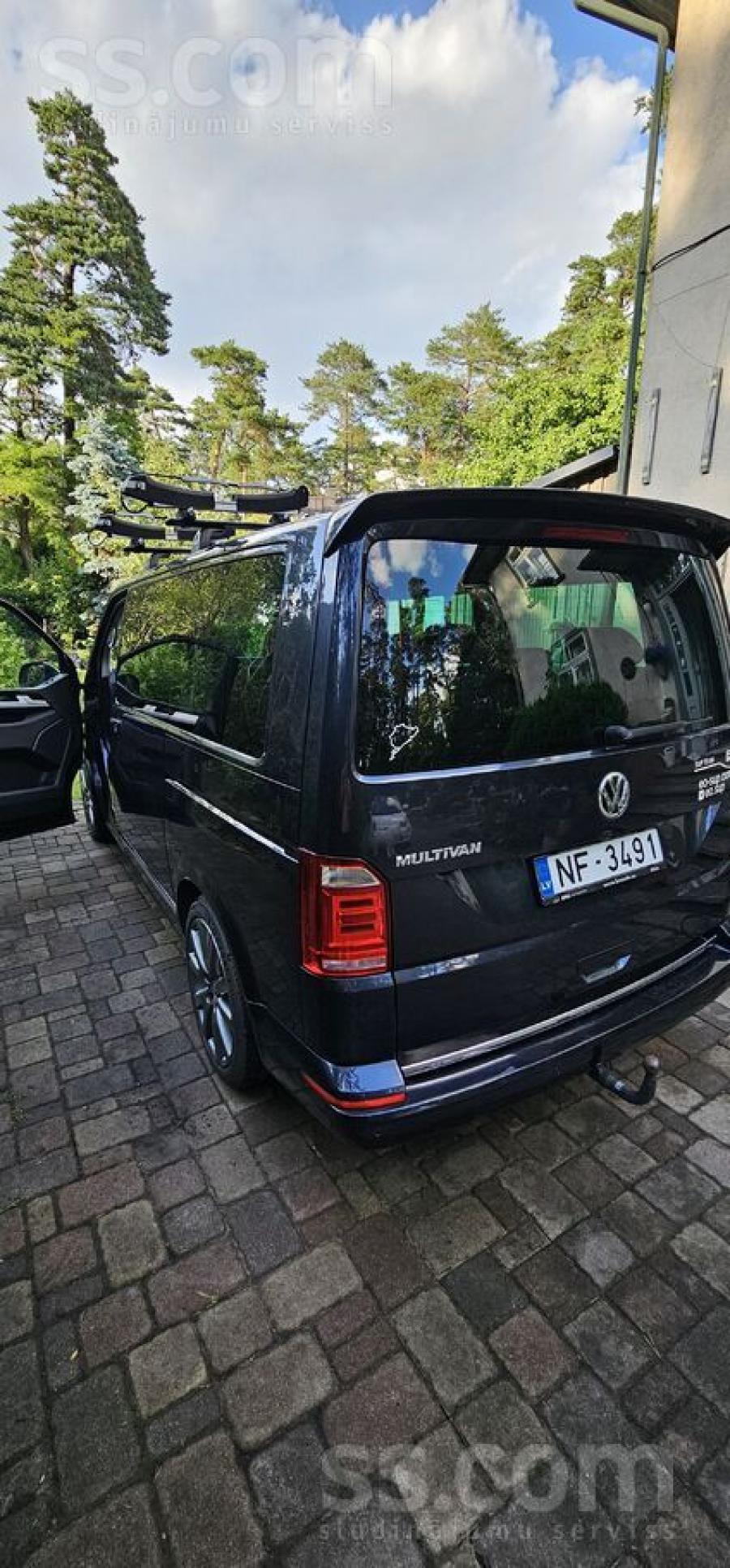 Blue Volkswagen Multivan 2019 in Jurmala, with an engine capacity of 2.00 L and mileage of 167 thousand km for 28500 €, photo 5 on AUTOMOTO.COM.LV