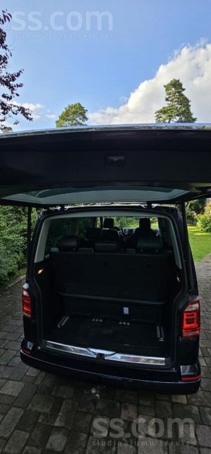 Blue Volkswagen Multivan 2019 in Jurmala, with an engine capacity of 2.00 L and mileage of 167 thousand km for 28500 €, photo 8 on AUTOMOTO.COM.LV